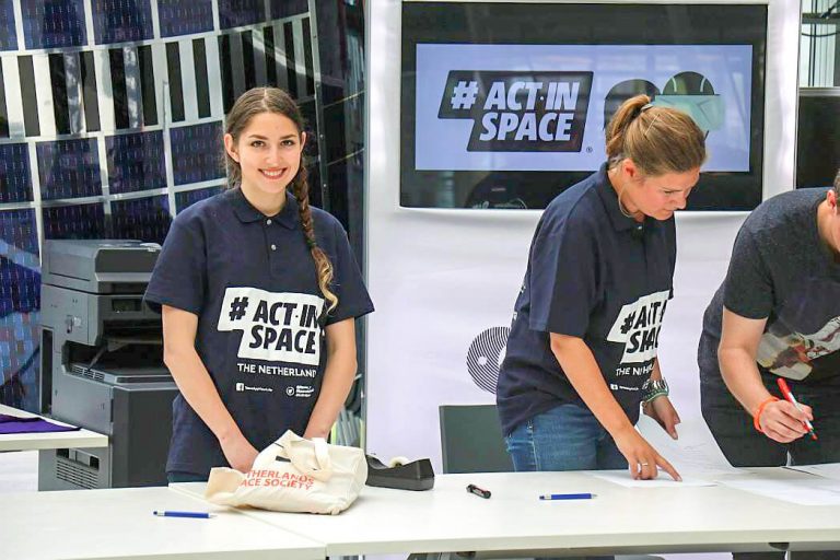 ActInSpace hackathon Leiden - Dutch Hackathons